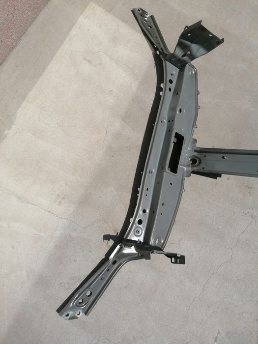 Trager, Calandru, panou frontal fata Dacia Logan 2 Rosu • OLX.ro