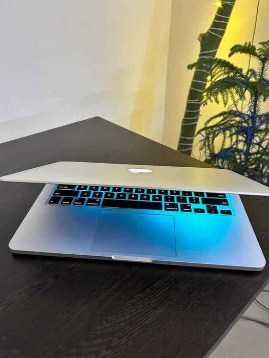 Macbook Pro RETINA i5 - 16GB - IRIS - SSD - 2K 2560 x 1600 - MONTEREY Bucuresti Sectorul 2 • OLX.ro