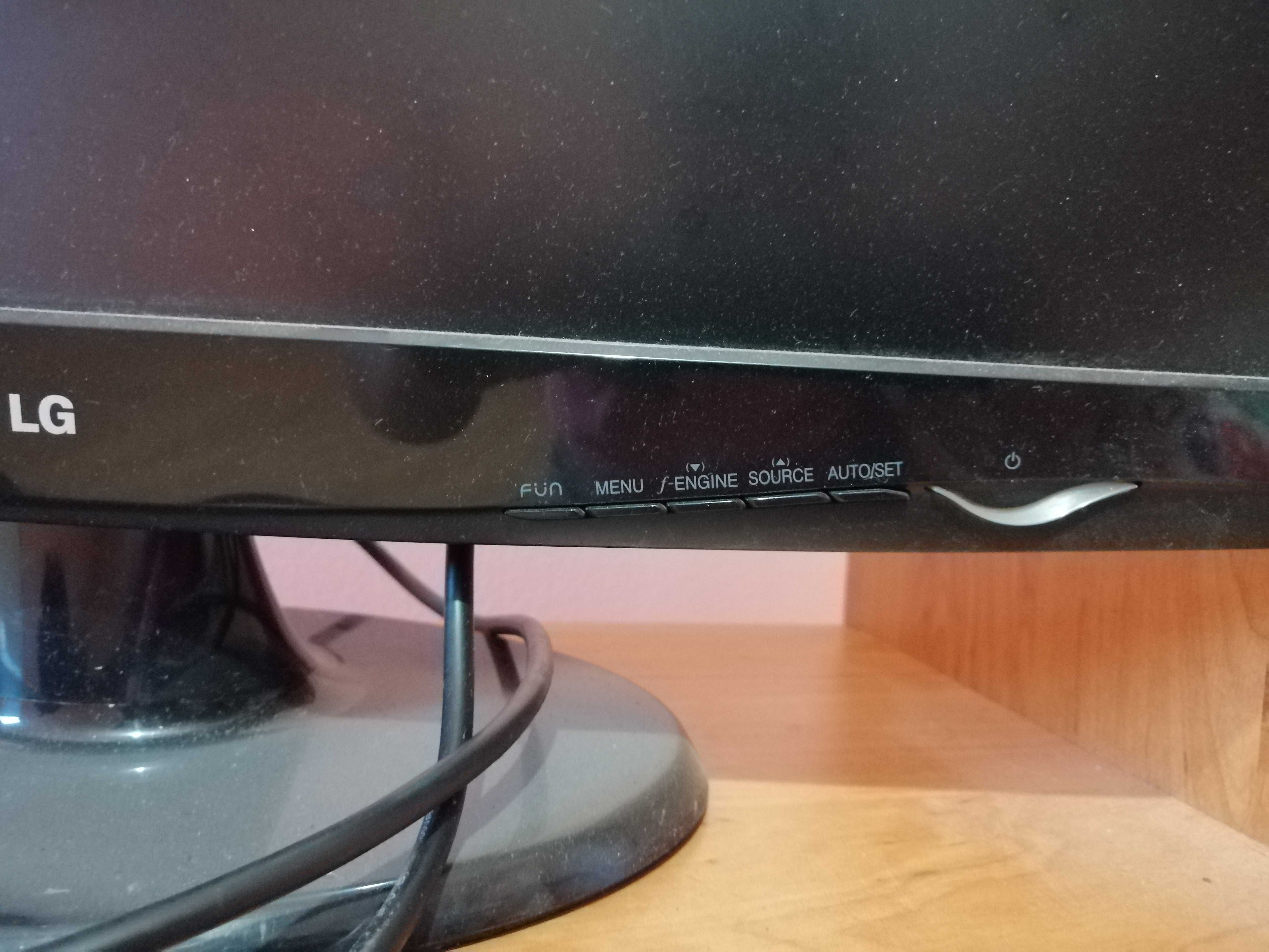 Монитор за компютър LG+безжична,мишка и клавиатура на лоджитек с ...
