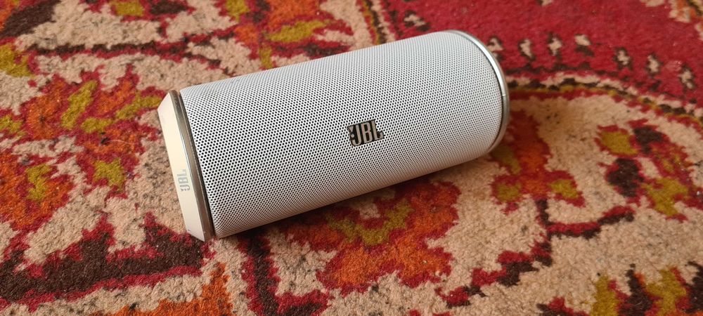 Boxa portabila JBL Flip Bluetooth,stare buna Iasi • OLX.ro