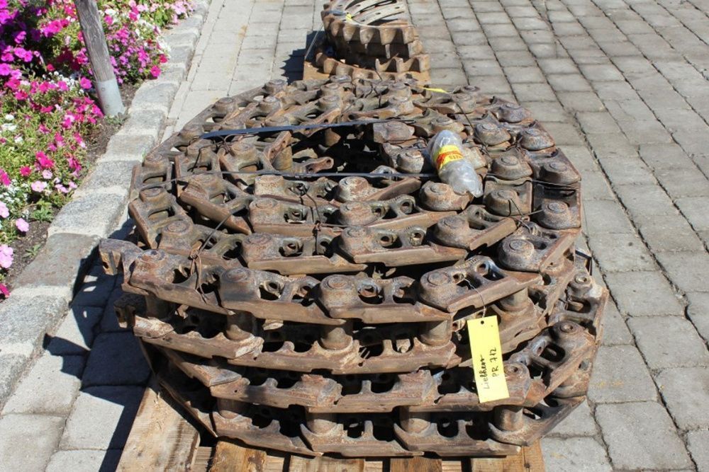 Lanturi cu stelute complete pentru buldozer liebherr pr 712 Arad • OLX.ro