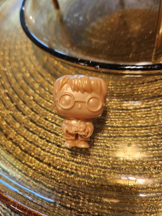 Figurina Harry Potter Gold Kinder Timisoara • OLX.ro