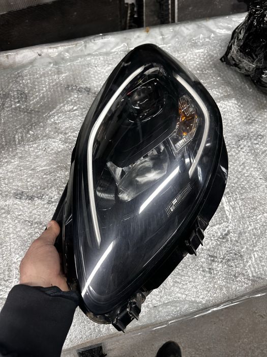 Far stânga led ford puma.cod:l1tb-13e015-gh. Cernica • OLX.ro