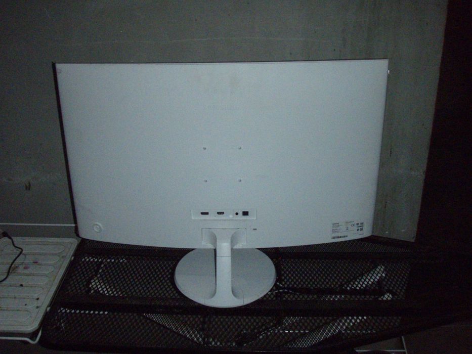 Monitor curbat 32" Samsung C32F391FWU, display spart Ungureni • OLX.ro