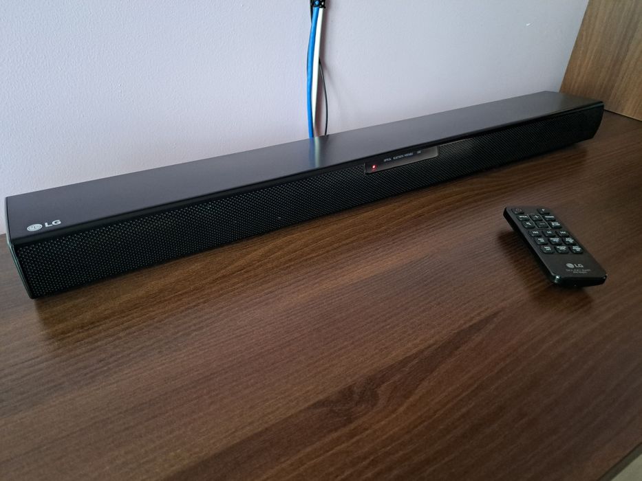Vand Sound bar 2.1 cu subwoofer wireless Lg SJ2 Galati • OLX.ro