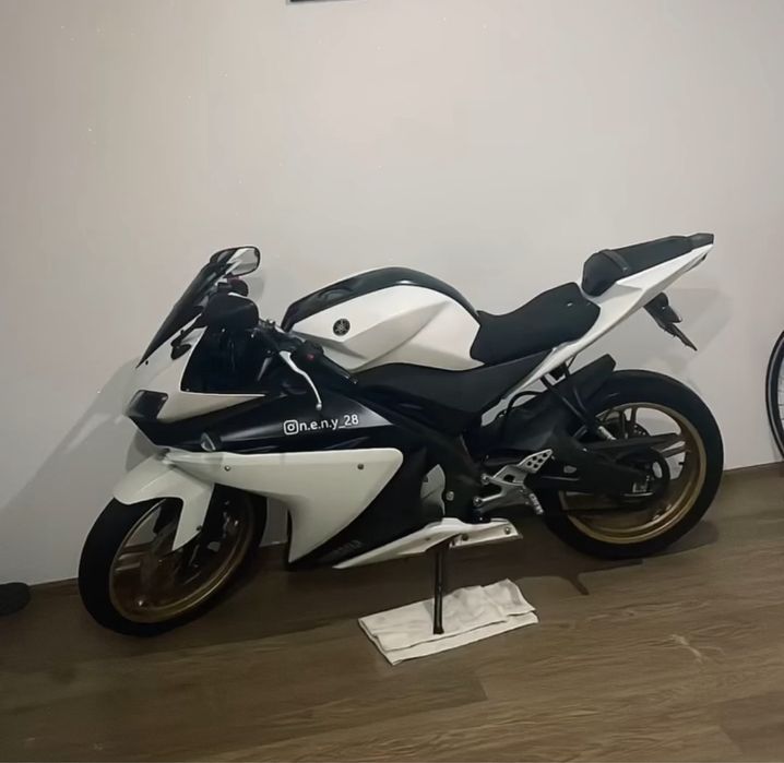Motocicleta yamaha yzf r125 Ramnicu Valcea • OLX.ro
