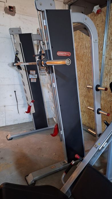 Smith machine Star Trac / Nautilus Dosu Bricii • OLX.ro