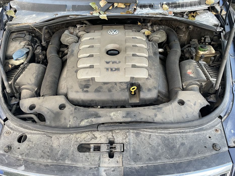 Vw Touareg 5.0tdi V10 313cp avariat/defecte optice/tehnice Campina • OLX.ro