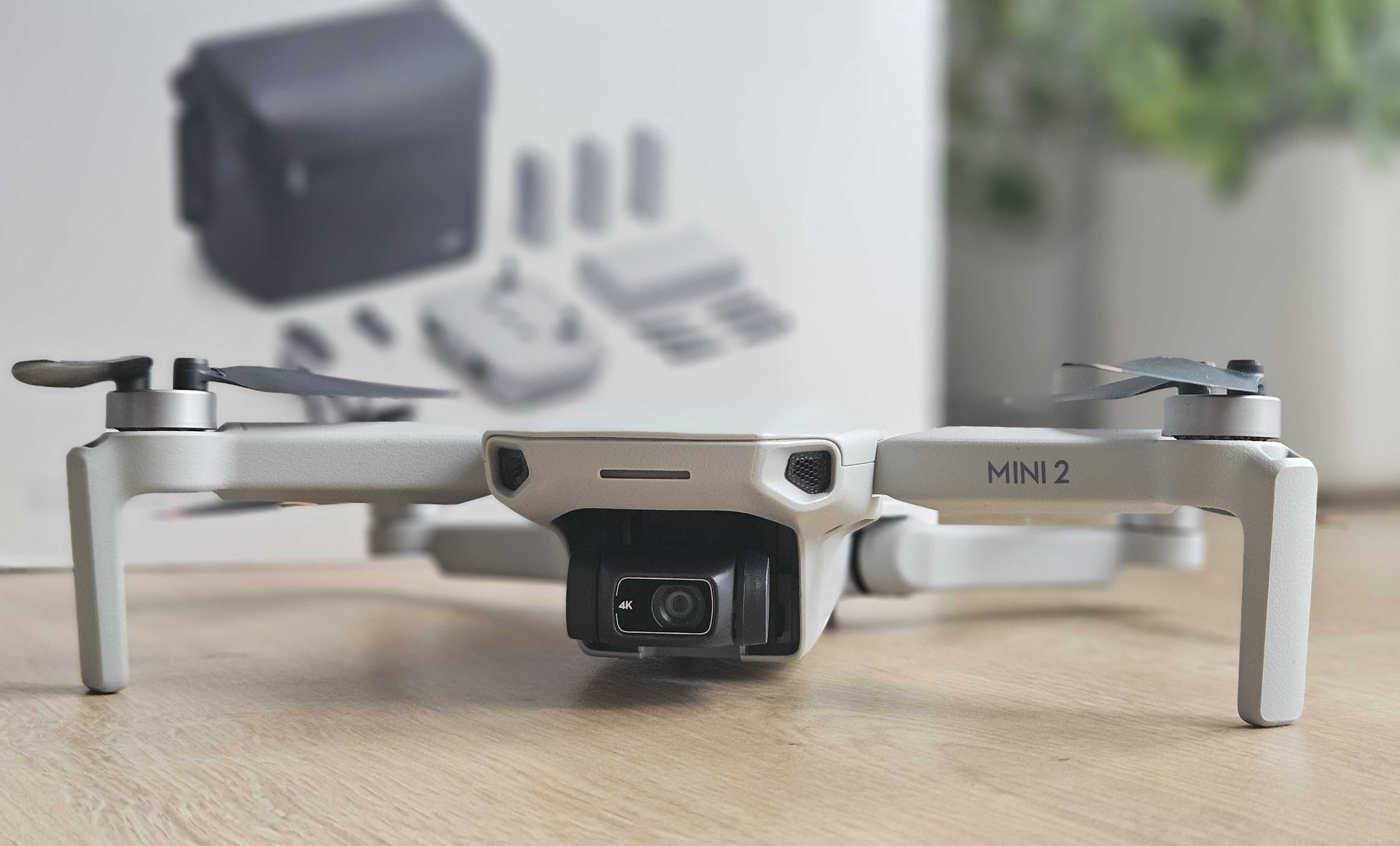 Vand drona DJI Mini 2 Fly More combo Baia Mare OLX.ro