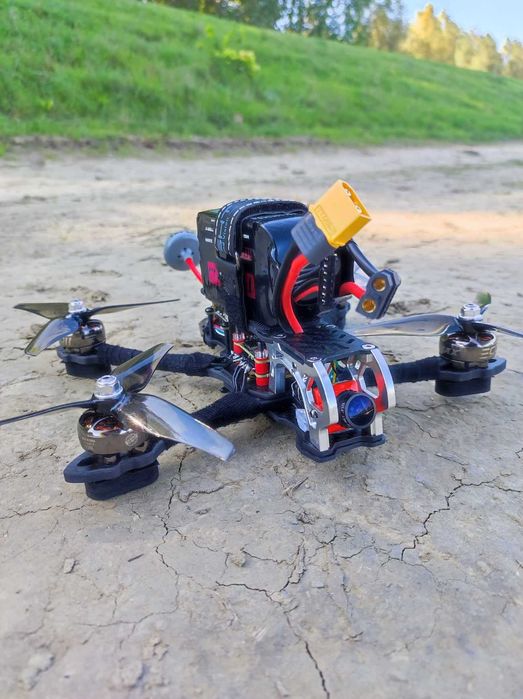 Vand Kit Drona FPV 5 inch analog + 2 acumulatori + ochelari + joystick ...