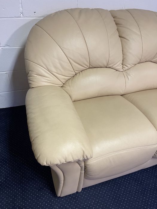 Canapele din piele naturală de 2 locuri Basarabi • OLX.ro