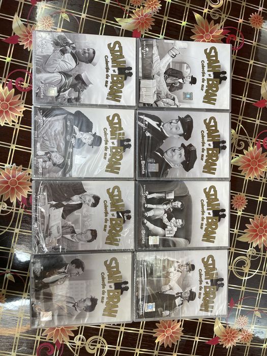 Colectia de aur Stan si Bran - 8 volume - stare foarte buna Arad • OLX.ro
