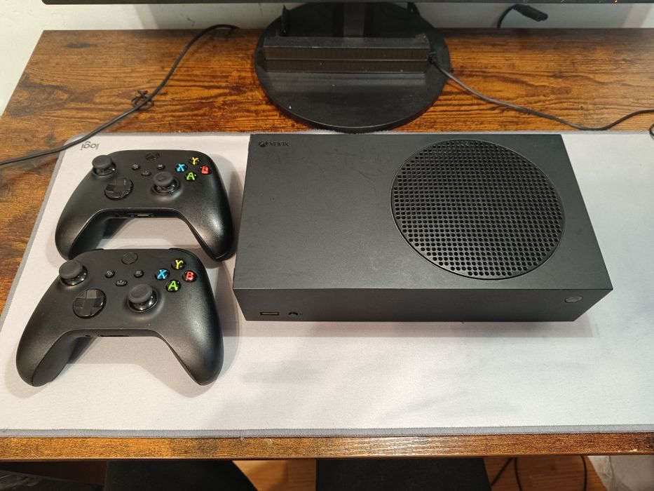 Xbox series s black edition 1TB + un controller Miercurea-Ciuc • OLX.ro