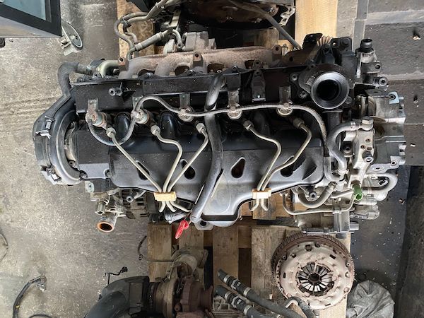 Motor 180,000km Volvo S60 V60 XC90 XC60 D5244T4 Baia • OLX.ro