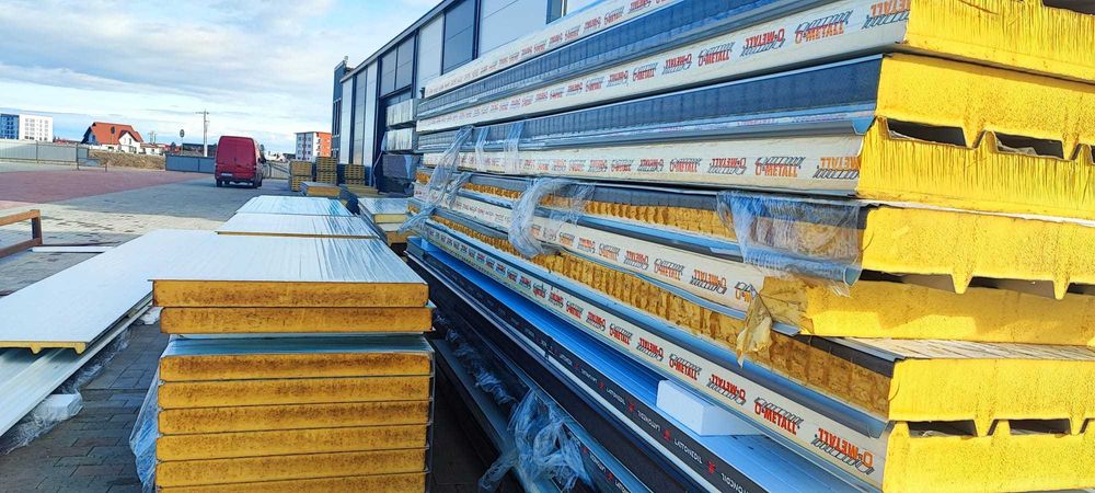 Panouri sandwich calitatea a 2 a Botosani • OLX.ro