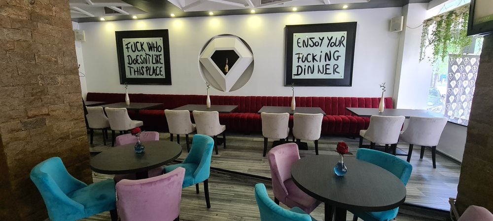 Canapele ,scaune, mese pentru restaurant, cafenele, HORECA, bistro ...