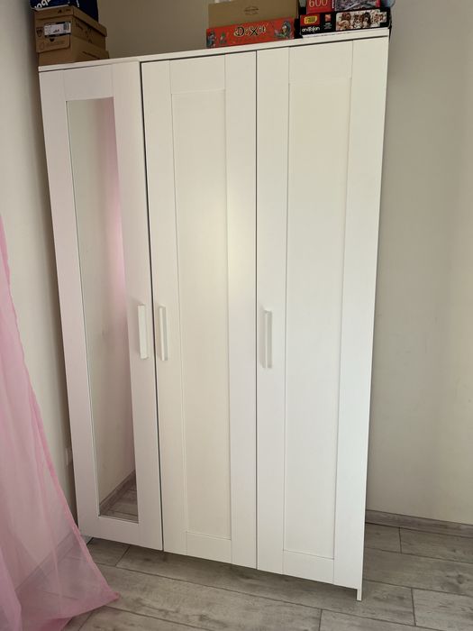 Трилрилен гардероб IKEA с. Василовци • OLX.bg