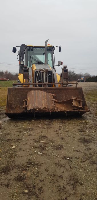 Buldoexcavator volvo bl71 plus recent adus din spania Dumitra • OLX.ro