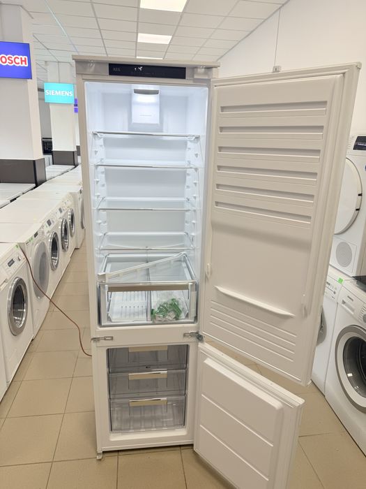 Frigider Combina frigorifica incorporabila AEG Timisoara • OLX.ro