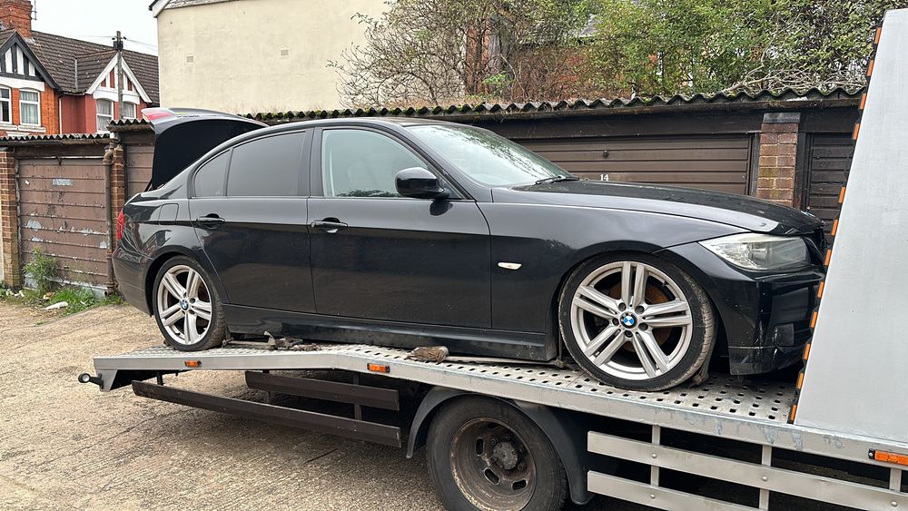 Dezmembrez Bmw e90 seria 3 facelift Craiova • OLX.ro