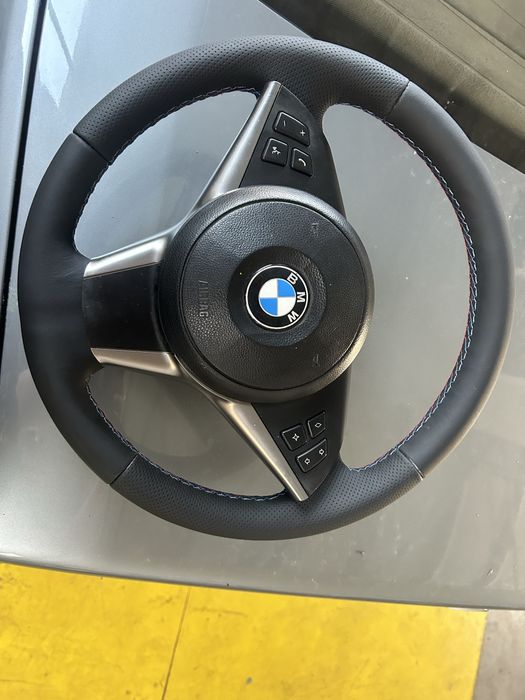 Volan M/Sport Bmw E61 E60 Cheie diamant Carei • OLX.ro