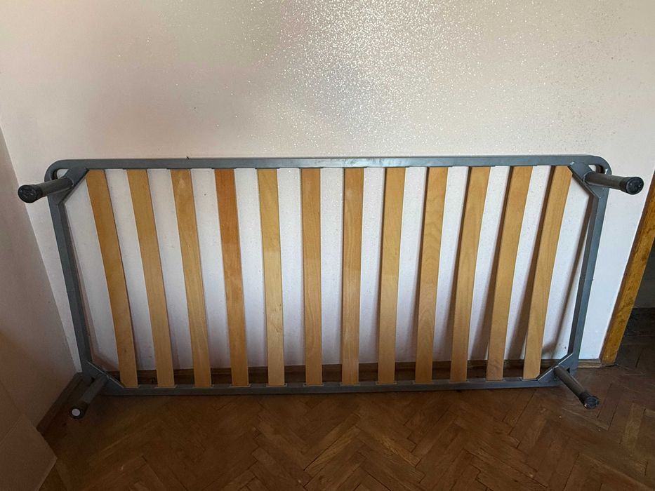 Pat din ratan 90x200 STARE BUNA Ploiesti • OLX.ro