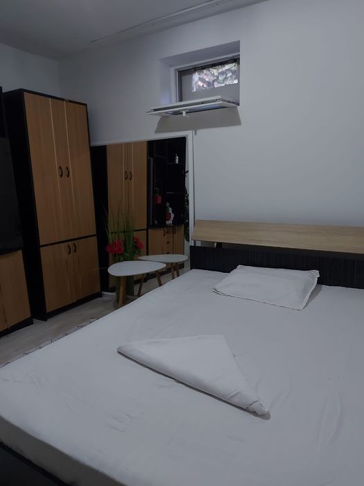 Închiriez camera Constanta • OLX.ro