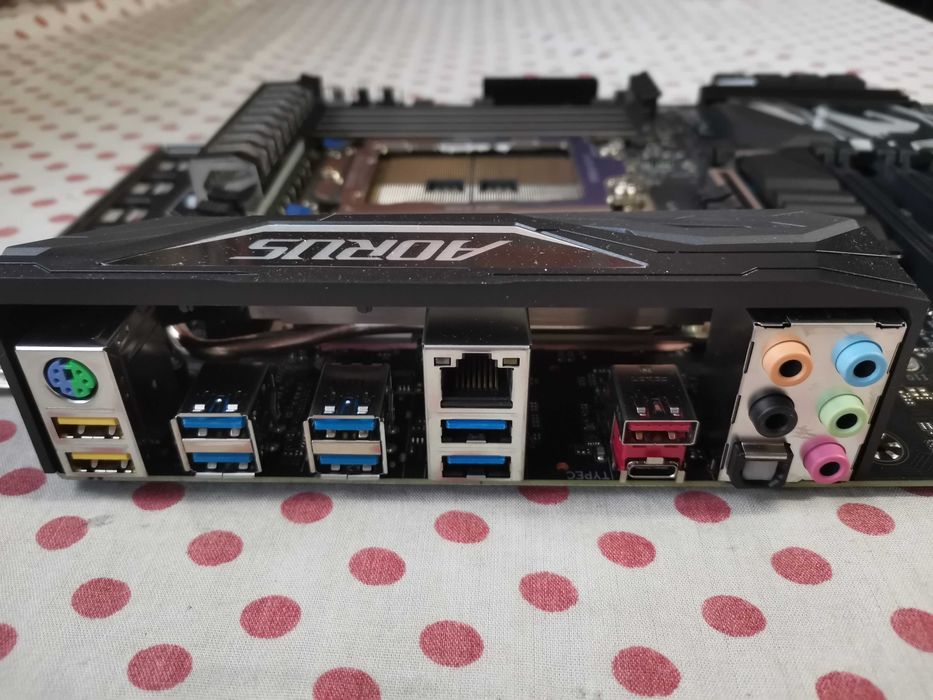 Placa de baza Gigabyte X399 Aorus PRO Socket TR4. Bucuresti Sectorul 4 ...