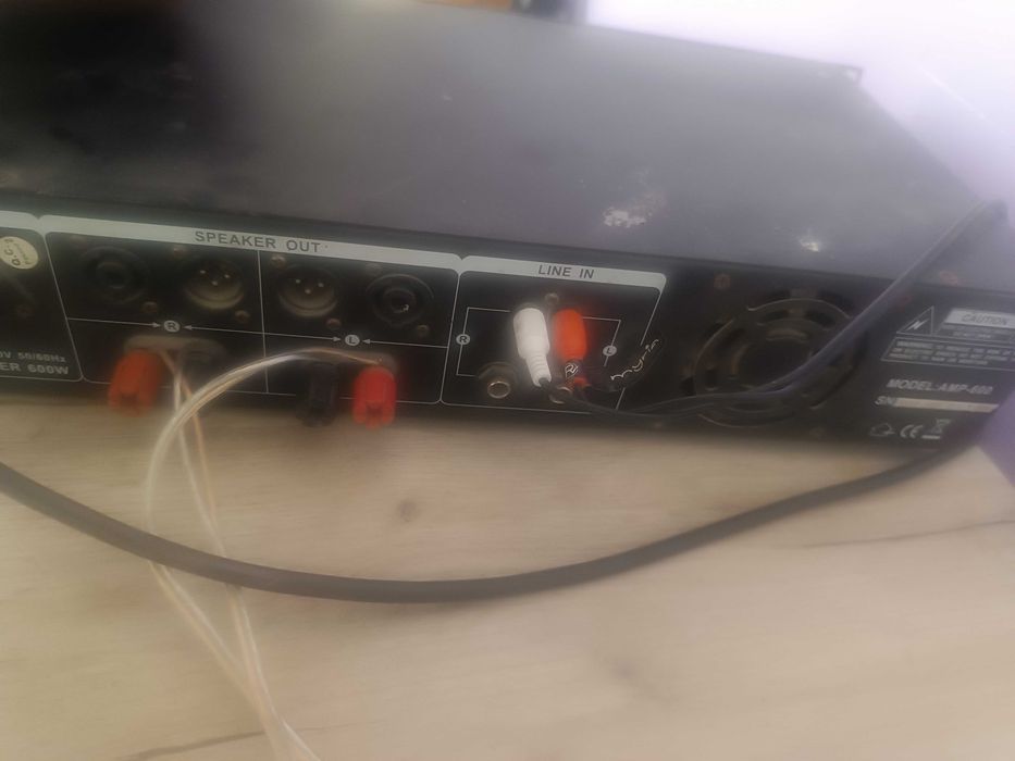 Amplificator cu 2 boxe Bistrita • OLX.ro