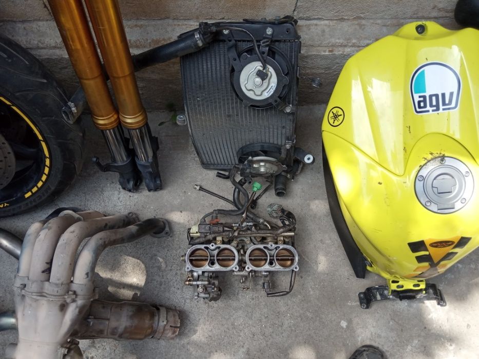 На части Yamaha R1 Yzf R1 Ямаха Р1 2005 и модел 2003 год. гр. Русе ...