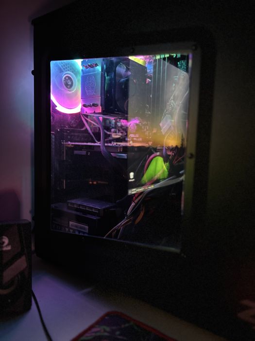 Vand PC Gaming cu tot cu setup Viisoara • OLX.ro