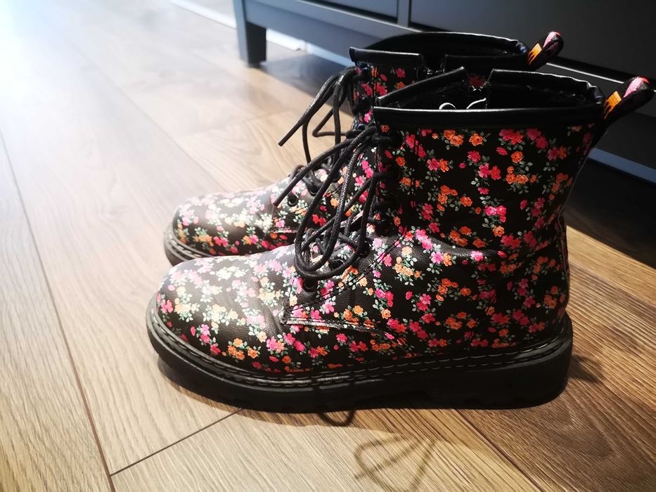 Цветни ботички Tendenz гр. Варна Чайка • OLX.bg