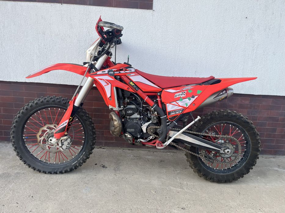 Cross BETA 300cc 2T pornire la buton an fab 2019 carte RO impecabila ...