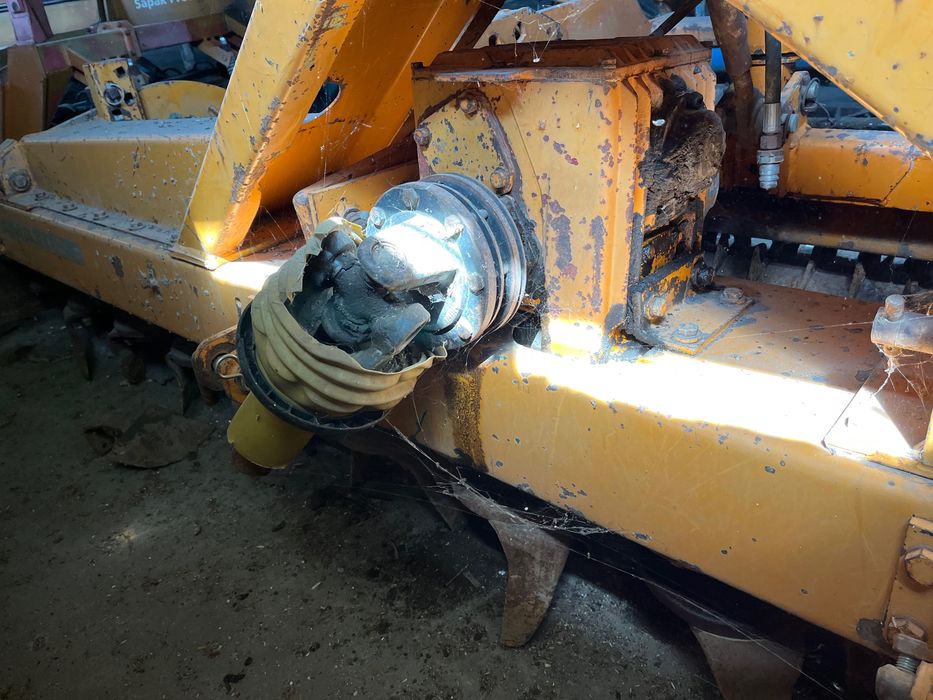 Vand freza (grapa rotativa) AMAZONE 4m Salonta • OLX.ro