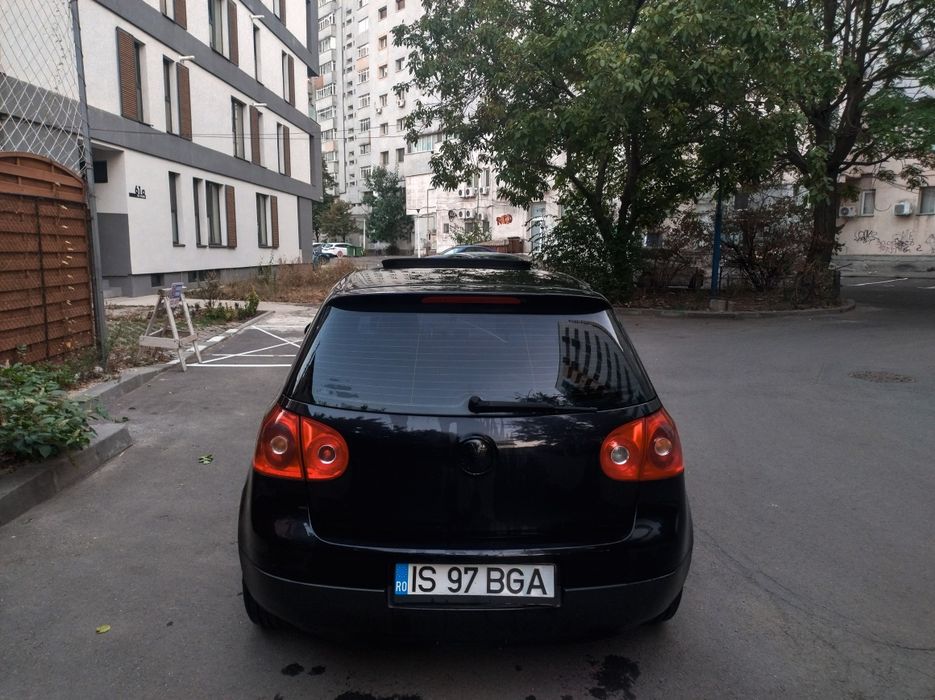 Golf 5 ,2004 1.6 FS1 Pascani • OLX.ro