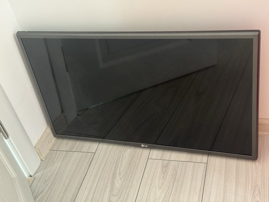 Vand televizor LG dimensiune 80 cm Brasov • OLX.ro