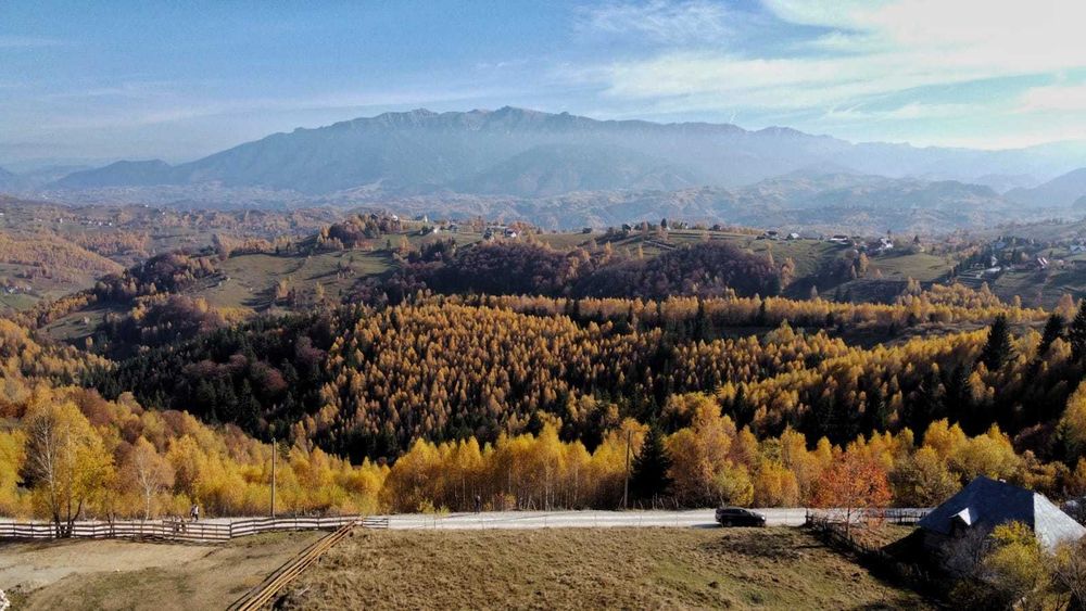 Teren cu priveliste deosebita - sat Pestera comuna Moieciu 24.108 mp ...