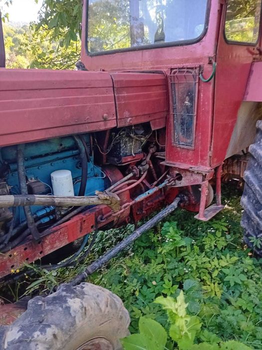 Vând tractor U 651, forestier 4x4 ,troliu Aer cu 2 cabluri Bertea • OLX.ro