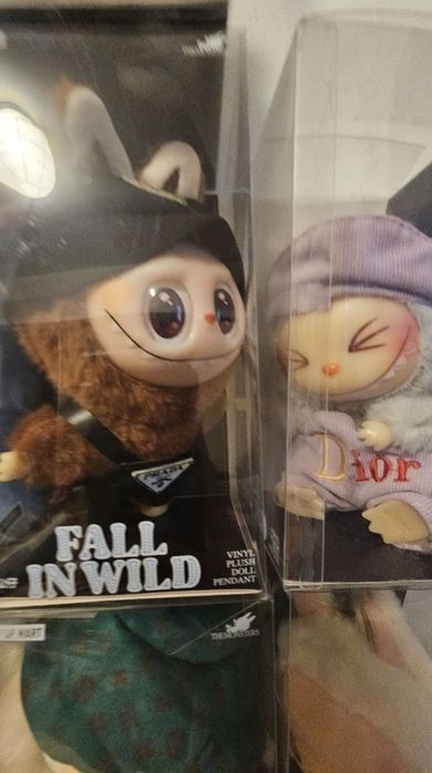 Figurină LaBubu - Pop Mart Papusa labubu cu outfit Bucuresti Sectorul 2 ...