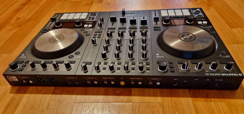 Consola DJ Traktor Kontrol S4 MK3 Drobeta-Turnu Severin • OLX.ro