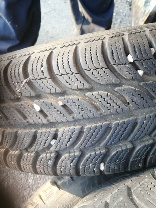 Roți pe jante de Logan Piatra Neamt • OLX.ro