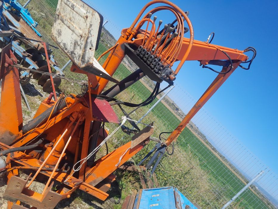 Graifer,încărcător gunoi în tiranti Maierus • OLX.ro