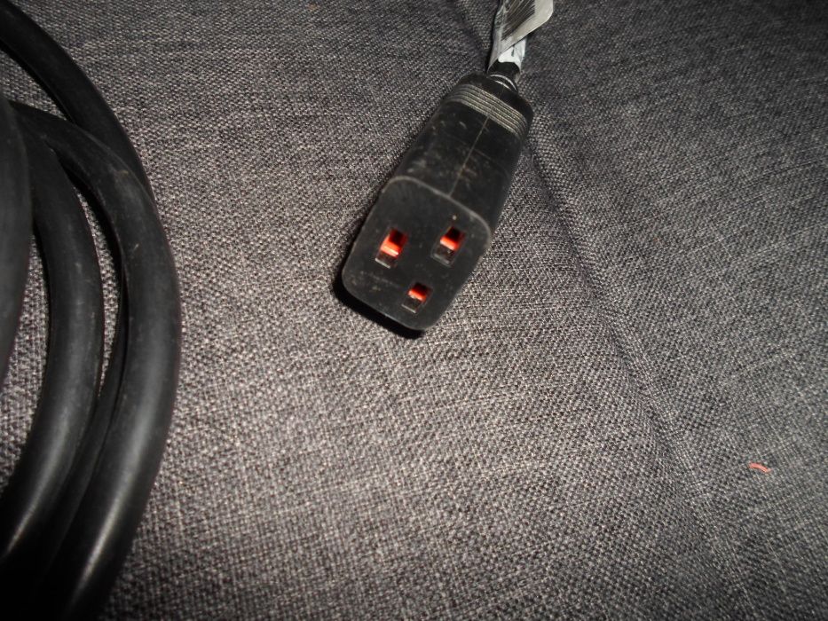 Cablu alimentare UPS , de la mufa IEC C19 mama la Schuko tata 2m ...