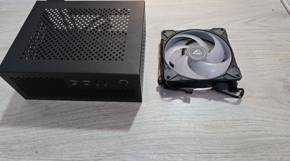 Carcasa Mini ITX SFF 3.8L - cca. 4L/DTX Bucuresti Sectorul 6 • OLX.ro
