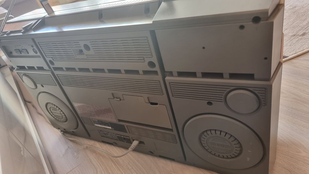 Boombox Sharp vz 2500 Roman • OLX.ro