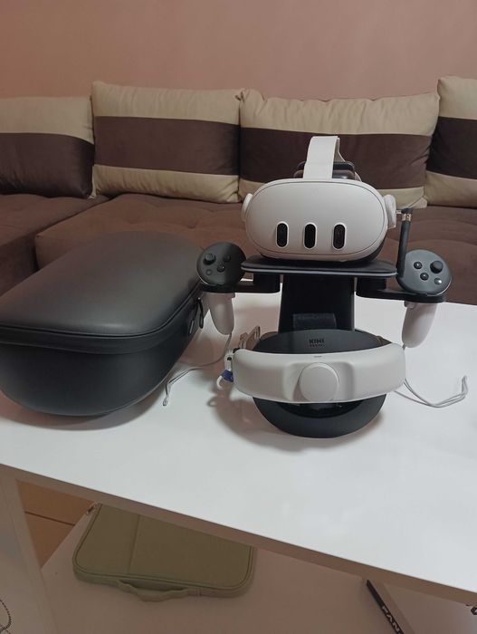 VR очила meta quest 3 + зарядна станция + страп с батерия + куфар гр. София Люлин 1 • OLX.bg