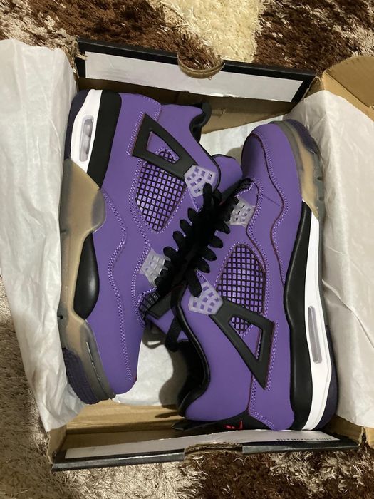 Vând jordan 4retro X Travis Scott Malini • OLX.ro