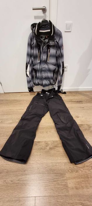 Vand echipamament ski (costum schi, skiuri, accesorii, clapari ski ...