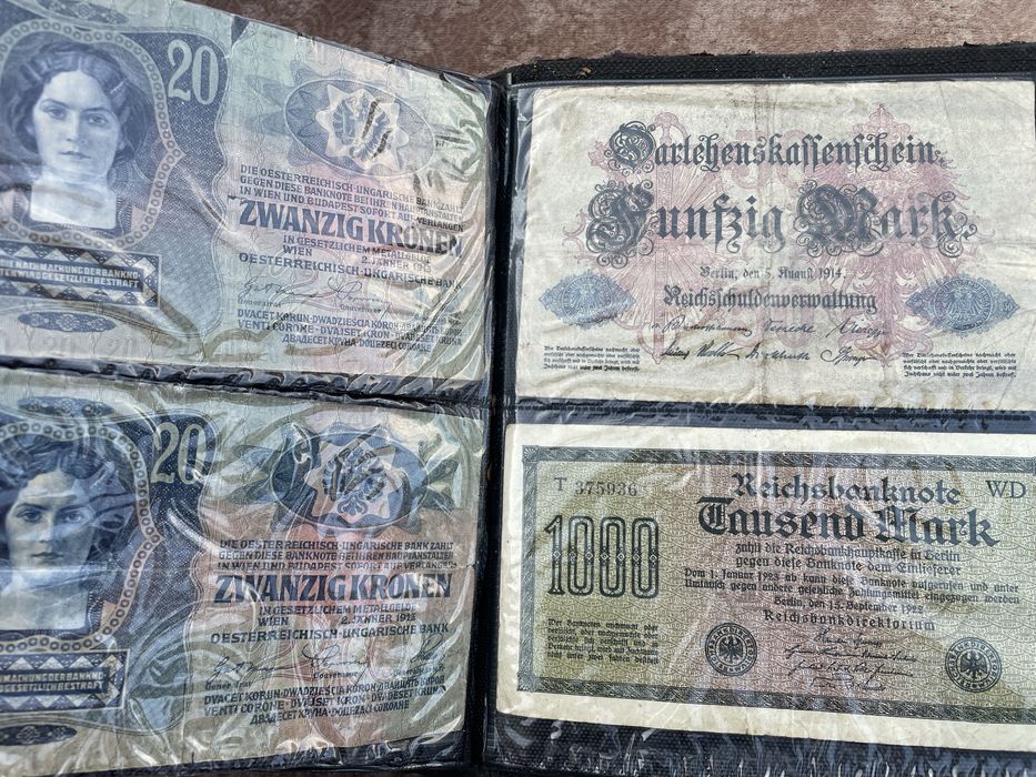 Album vechi cu bancnote internaționale vechi Bucuresti Sectorul 4 • OLX.ro