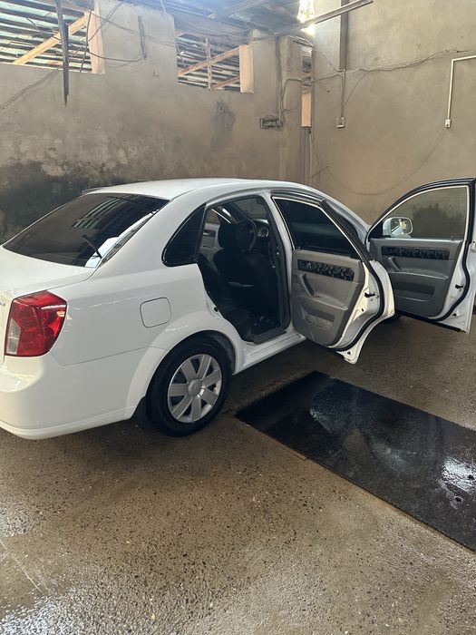 Laseti 1.8 idyalni gaz benzen 100 talik: 5 550 у.е. - Chevrolet Ташкент ...